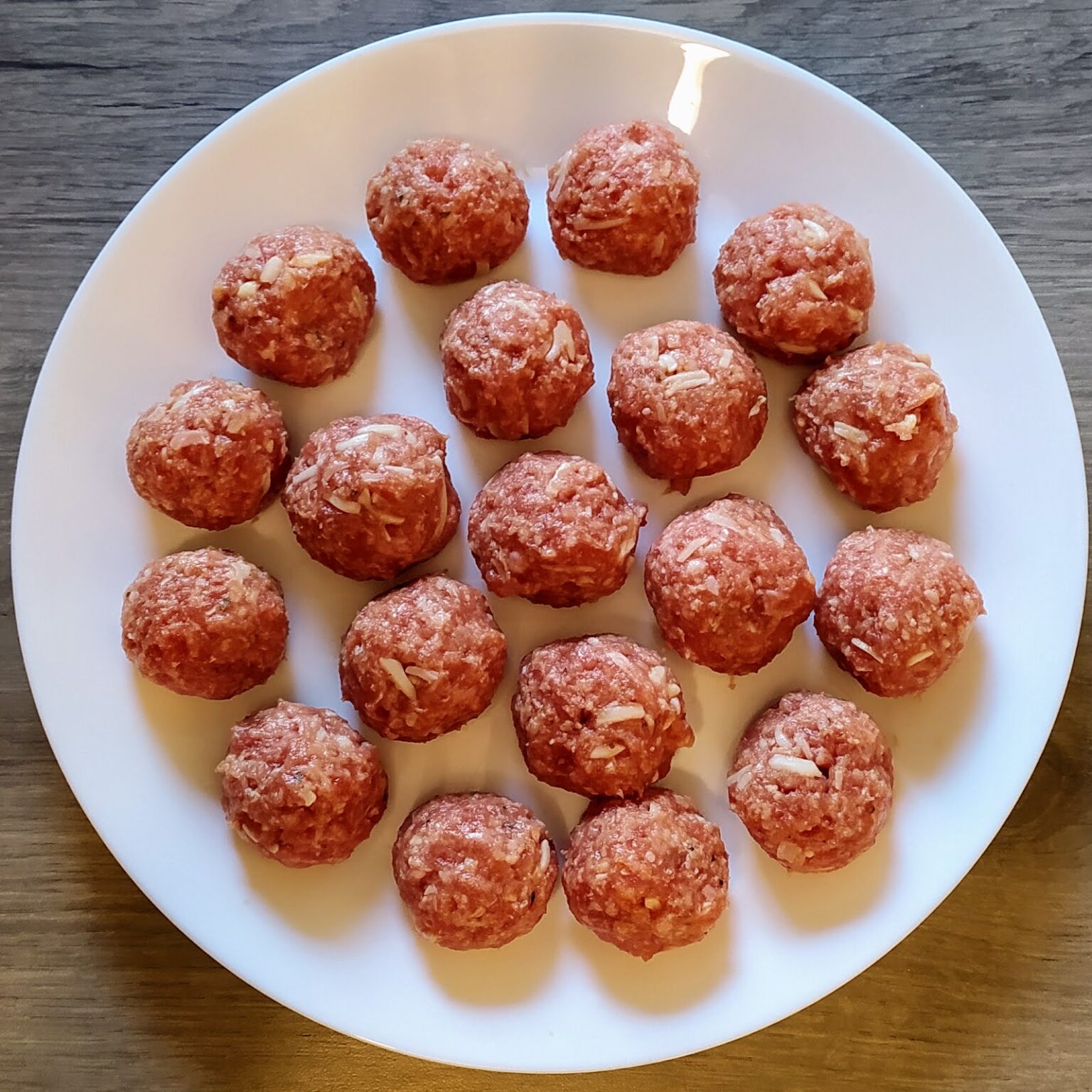 Juustoiset lihapullat airfryerissa tai uunissa | Ketogeeniset reseptit